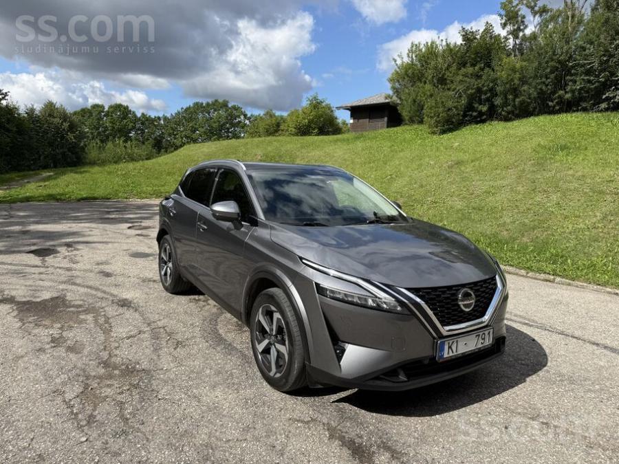 Grey Nissan Qashqai 2021 in Talsi, with an engine capacity of 1.30 L and mileage of 84 thousand km for 19999 €, photo 4 on AUTOMOTO.COM.LV