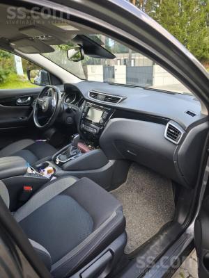 Pelēks Nissan Qashqai 2021 Rīga, ar dzinēja tilpumu 1.30 L un nobraukumu 40 tūkst. km par 18000 €, foto 6 vietnē AUTOMOTO.COM.LV