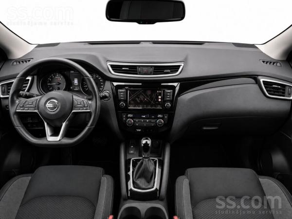 Grey Nissan Qashqai 2021 in Riga, with an engine capacity of 1.30 L and mileage of 40 thousand km for 16590 €, photo 7 on AUTOMOTO.COM.LV