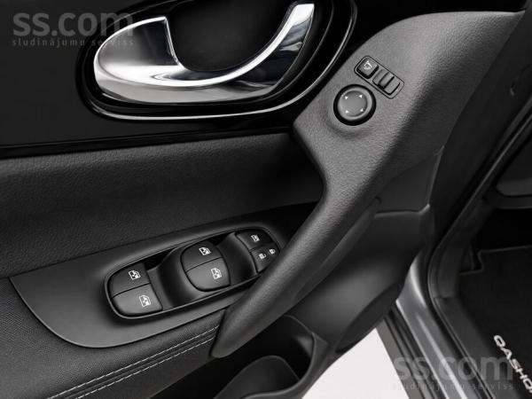 Grey Nissan Qashqai 2021 in Riga, with an engine capacity of 1.30 L and mileage of 40 thousand km for 16590 €, photo 9 on AUTOMOTO.COM.LV