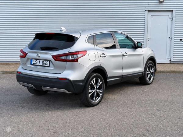 Grey Nissan Qashqai 2021 in Vilnius, with an engine capacity of 1.33 L and mileage of 71 thousand km for 15500 €, photo 5 on AUTOMOTO.COM.LV
