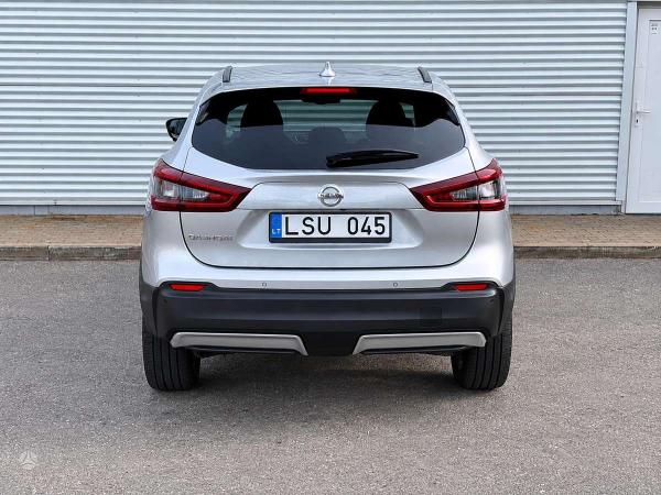 Grey Nissan Qashqai 2021 in Vilnius, with an engine capacity of 1.33 L and mileage of 71 thousand km for 15500 €, photo 6 on AUTOMOTO.COM.LV