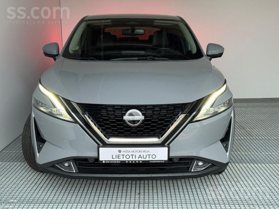 Grey Nissan Qashqai 2022 in Riga, with an engine capacity of 1.30 L and mileage of 85 thousand km for 21990 €, photo 2 on AUTOMOTO.COM.LV
