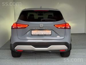 Grey Nissan Qashqai 2022 in Riga, with an engine capacity of 1.30 L and mileage of 85 thousand km for 21990 €, photo 4 on AUTOMOTO.COM.LV