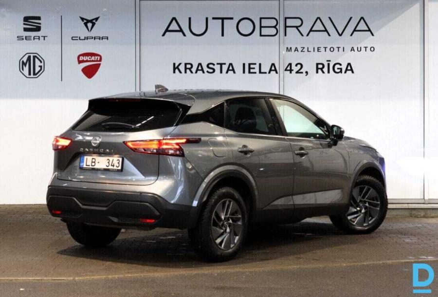Grey Nissan Qashqai 2022 in Riga, with an engine capacity of 1.30 L and mileage of 59 thousand km for 19990 €, photo 2 on AUTOMOTO.COM.LV