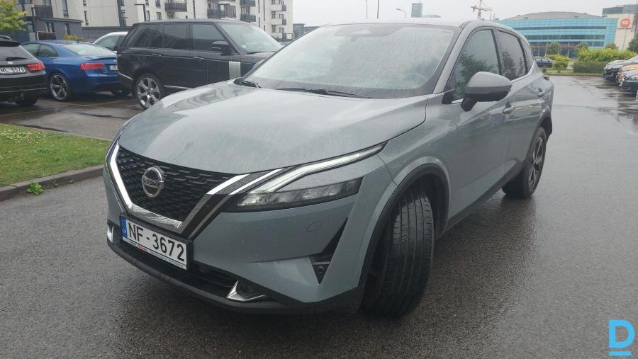 Grey Nissan Qashqai 2022 in Riga, with an engine capacity of 1.30 L and mileage of 45 thousand km for 23000 €, photo 2 on AUTOMOTO.COM.LV