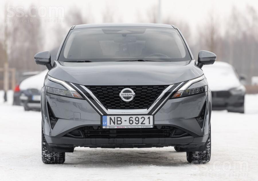Grey Nissan Qashqai 2022 in Jelgava, with an engine capacity of 1.30 L and mileage of 35 thousand km for 25000 €, photo 2 on AUTOMOTO.COM.LV