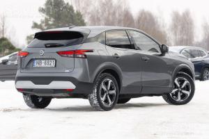 Grey Nissan Qashqai 2022 in Jelgava, with an engine capacity of 1.30 L and mileage of 35 thousand km for 25000 €, photo 5 on AUTOMOTO.COM.LV