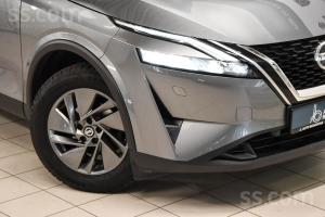 Grey Nissan Qashqai 2022 in Riga, with an engine capacity of 1.30 L and mileage of 56 thousand km for 19290 €, photo 8 on AUTOMOTO.COM.LV