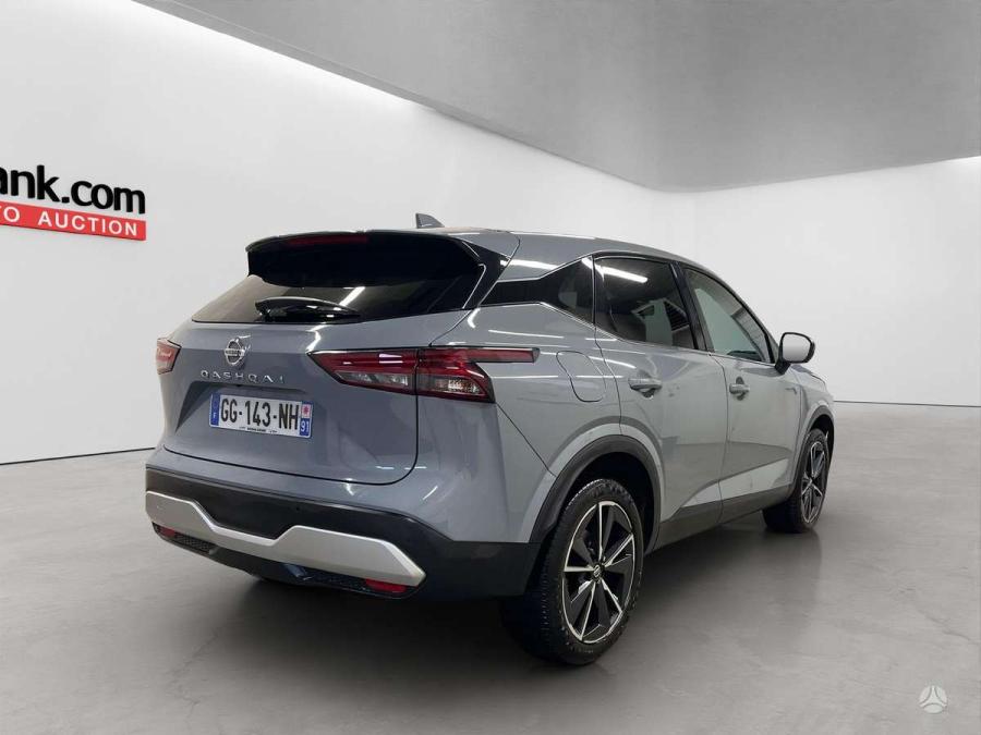 Grey Nissan Qashqai 2022 in Marijampole, with an engine capacity of 1.33 L and mileage of 194 thousand km for 15851 €, photo 4 on AUTOMOTO.COM.LV