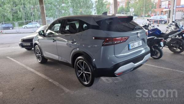 Grey Nissan Qashqai 2022 in Daugavpils, with an engine capacity of 1.30 L and mileage of 83 thousand km for 24300 €, photo 1 on AUTOMOTO.COM.LV