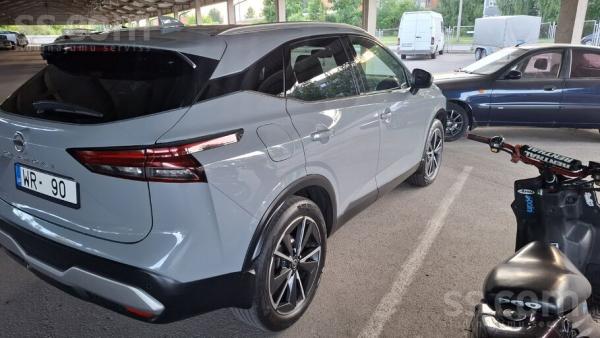 Grey Nissan Qashqai 2022 in Daugavpils, with an engine capacity of 1.30 L and mileage of 83 thousand km for 24300 €, photo 2 on AUTOMOTO.COM.LV