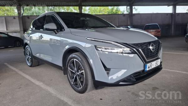 Grey Nissan Qashqai 2022 in Daugavpils, with an engine capacity of 1.30 L and mileage of 83 thousand km for 24300 €, photo 3 on AUTOMOTO.COM.LV