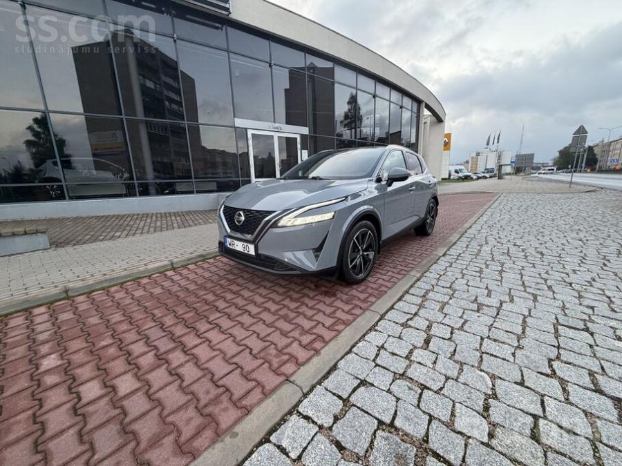 Pelēks Nissan Qashqai 2022 Daugavpils, ar dzinēja tilpumu 1.30 L un nobraukumu 85 tūkst. km par 23900 €, foto 1 vietnē AUTOMOTO.COM.LV