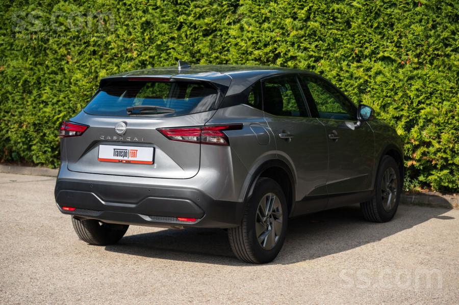 Grey Nissan Qashqai 2022 in Riga, with an engine capacity of 1.30 L and mileage of 29 thousand km for 20500 €, photo 6 on AUTOMOTO.COM.LV