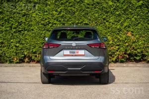 Grey Nissan Qashqai 2022 in Riga, with an engine capacity of 1.30 L and mileage of 29 thousand km for 20500 €, photo 7 on AUTOMOTO.COM.LV