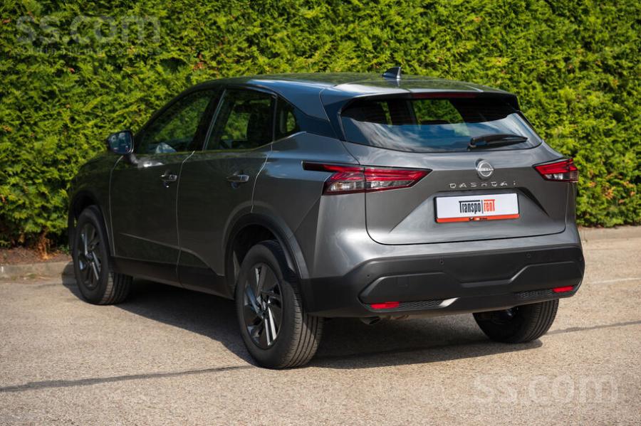 Grey Nissan Qashqai 2022 in Riga, with an engine capacity of 1.30 L and mileage of 29 thousand km for 20500 €, photo 9 on AUTOMOTO.COM.LV