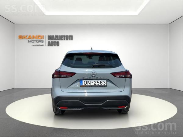 Pelēks Nissan Qashqai 2022 Rīga, ar dzinēja tilpumu 1.30 L un nobraukumu 75 tūkst. km par 20490 €, foto 5 vietnē AUTOMOTO.COM.LV
