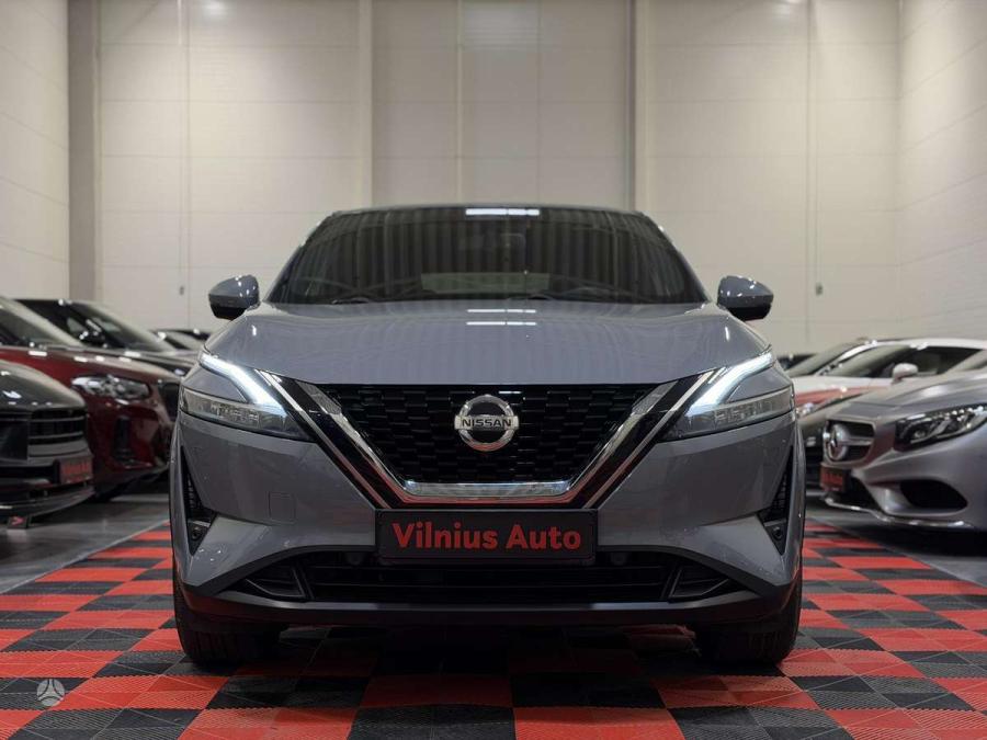 Grey Nissan Qashqai 2022 in Vilnius, with an engine capacity of 1.33 L and mileage of 53 thousand km for 23990 €, photo 3 on AUTOMOTO.COM.LV