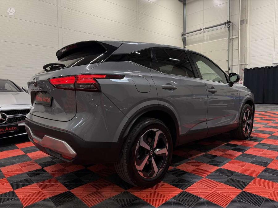 Grey Nissan Qashqai 2022 in Vilnius, with an engine capacity of 1.33 L and mileage of 53 thousand km for 23990 €, photo 5 on AUTOMOTO.COM.LV