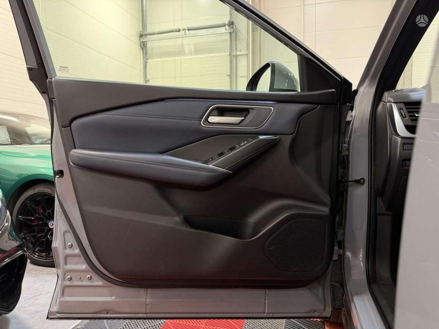 Grey Nissan Qashqai 2022 in Vilnius, with an engine capacity of 1.33 L and mileage of 53 thousand km for 23990 €, photo 14 on AUTOMOTO.COM.LV