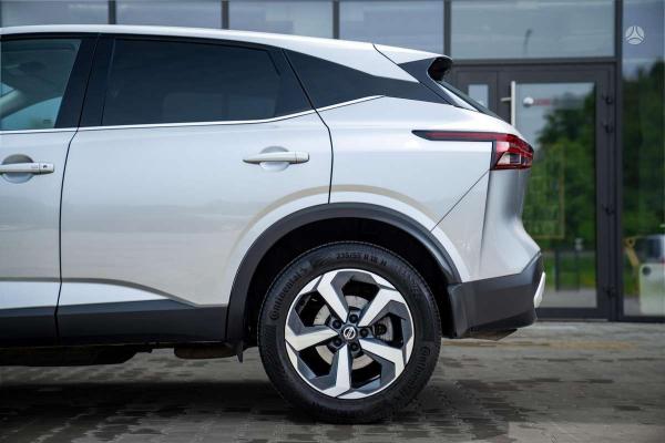 Grey Nissan Qashqai 2022 in Vilnius, with an engine capacity of 1.33 L and mileage of 135 thousand km for 18300 €, photo 10 on AUTOMOTO.COM.LV