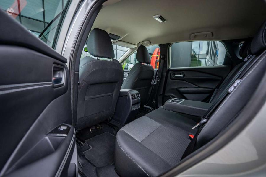 Grey Nissan Qashqai 2022 in Vilnius, with an engine capacity of 1.33 L and mileage of 135 thousand km for 18300 €, photo 17 on AUTOMOTO.COM.LV
