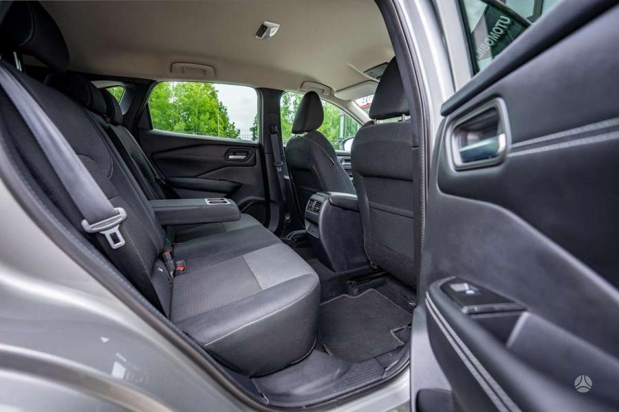 Grey Nissan Qashqai 2022 in Vilnius, with an engine capacity of 1.33 L and mileage of 135 thousand km for 18300 €, photo 18 on AUTOMOTO.COM.LV