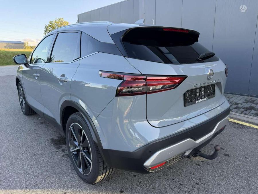 Grey Nissan Qashqai 2022 in Kaunas, with an engine capacity of 1.33 L and mileage of 192 thousand km for 18900 €, photo 9 on AUTOMOTO.COM.LV