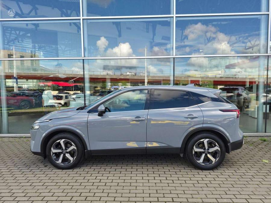 Grey Nissan Qashqai 2022 in Vilnius, with an engine capacity of 1.33 L and mileage of 65 thousand km for 21900 €, photo 3 on AUTOMOTO.COM.LV