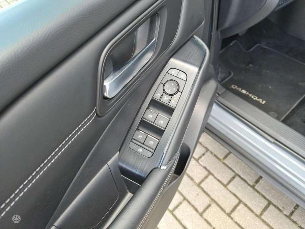 Grey Nissan Qashqai 2022 in Vilnius, with an engine capacity of 1.33 L and mileage of 65 thousand km for 21900 €, photo 10 on AUTOMOTO.COM.LV