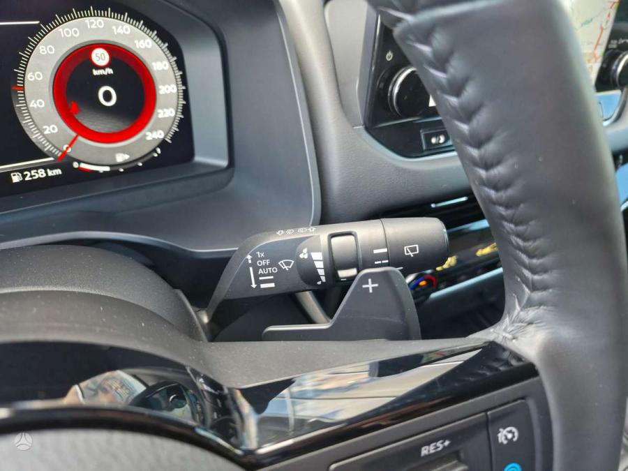 Grey Nissan Qashqai 2022 in Vilnius, with an engine capacity of 1.33 L and mileage of 65 thousand km for 21900 €, photo 16 on AUTOMOTO.COM.LV