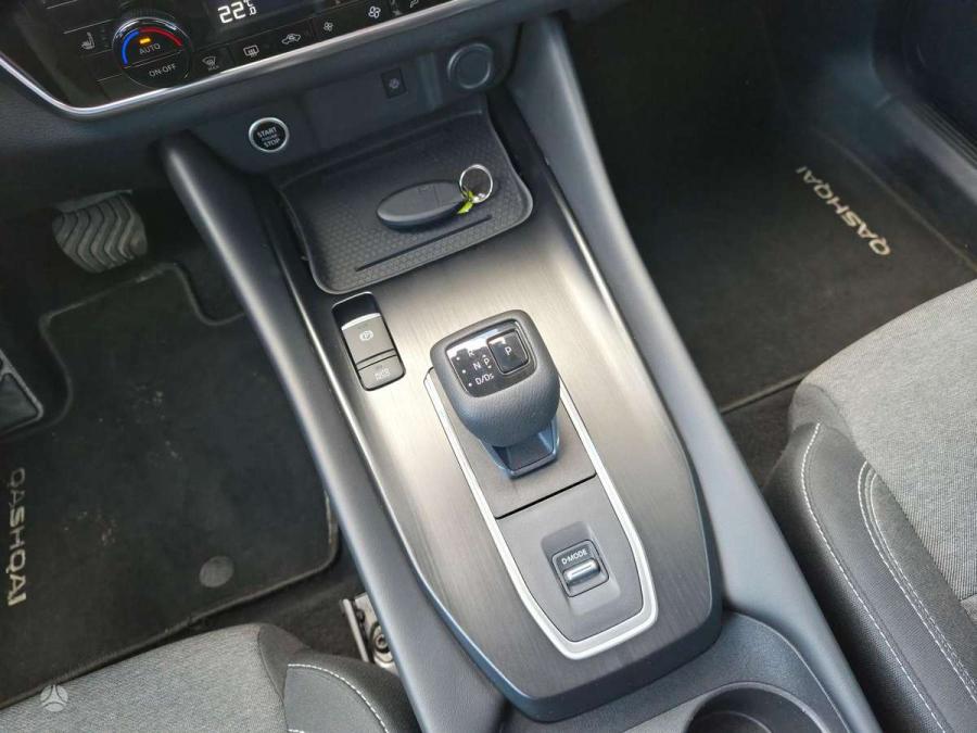 Grey Nissan Qashqai 2022 in Vilnius, with an engine capacity of 1.33 L and mileage of 65 thousand km for 21900 €, photo 24 on AUTOMOTO.COM.LV