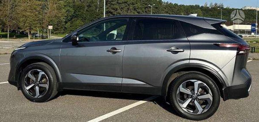 Grey Nissan Qashqai 2022 in Vilnius, with an engine capacity of 1.33 L and mileage of 87 thousand km for 21000 €, photo 4 on AUTOMOTO.COM.LV
