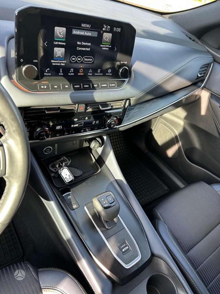 Grey Nissan Qashqai 2022 in Vilnius, with an engine capacity of 1.33 L and mileage of 87 thousand km for 21000 €, photo 16 on AUTOMOTO.COM.LV