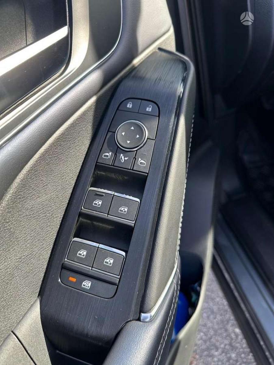 Grey Nissan Qashqai 2022 in Vilnius, with an engine capacity of 1.33 L and mileage of 87 thousand km for 21000 €, photo 24 on AUTOMOTO.COM.LV