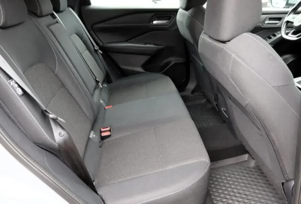 Pelēks Nissan Qashqai 2022 Rīga, ar dzinēja tilpumu 1.30 L un nobraukumu 60 tūkst. km par 19990 €, foto 9 vietnē AUTOMOTO.COM.LV