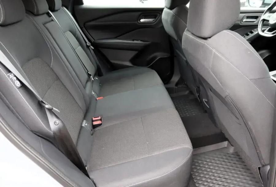 Pelēks Nissan Qashqai 2022 Rīga, ar dzinēja tilpumu 1.30 L un nobraukumu 60 tūkst. km par 19990 €, foto 9 vietnē AUTOMOTO.COM.LV