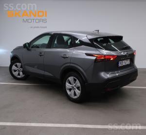 Grey Nissan Qashqai 2023 in Riga, with an engine capacity of 1.30 L and mileage of 15 thousand km for 25490 €, photo 6 on AUTOMOTO.COM.LV