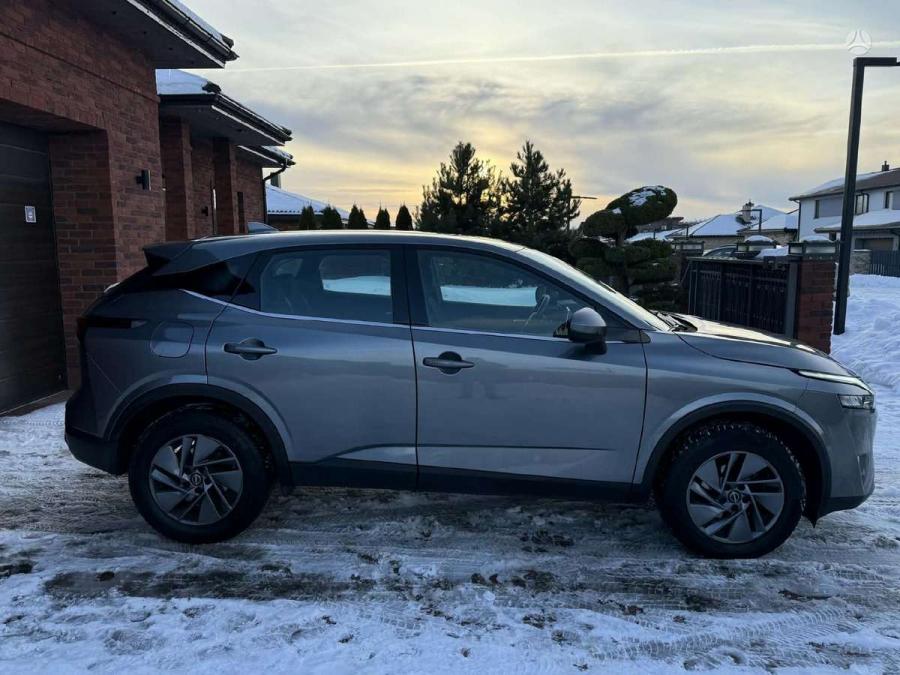 Grey Nissan Qashqai 2023 in Siauliai, with an engine capacity of 1.33 L and mileage of 188 thousand km for 15990 €, photo 4 on AUTOMOTO.COM.LV