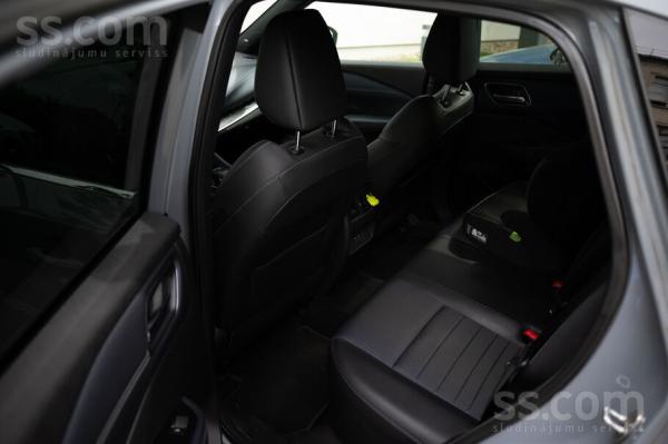 Pelēks Nissan Qashqai 2023 Rīga, ar dzinēja tilpumu 1.30 L un nobraukumu 63 tūkst. km par 21990 €, foto 4 vietnē AUTOMOTO.COM.LV