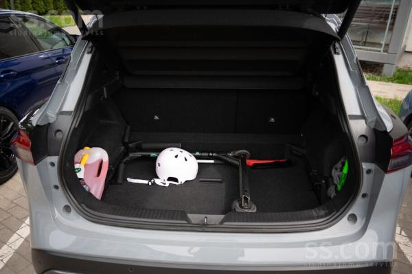 Pelēks Nissan Qashqai 2023 Rīga, ar dzinēja tilpumu 1.30 L un nobraukumu 63 tūkst. km par 21990 €, foto 5 vietnē AUTOMOTO.COM.LV