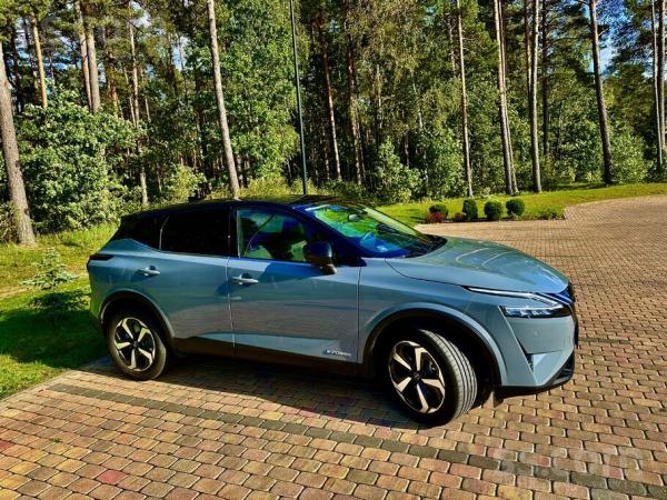 Pelēks Nissan Qashqai 2023 Rīga, ar dzinēja tilpumu 1.50 L un nobraukumu 36 tūkst. km par 28000 €, foto 1 vietnē AUTOMOTO.COM.LV