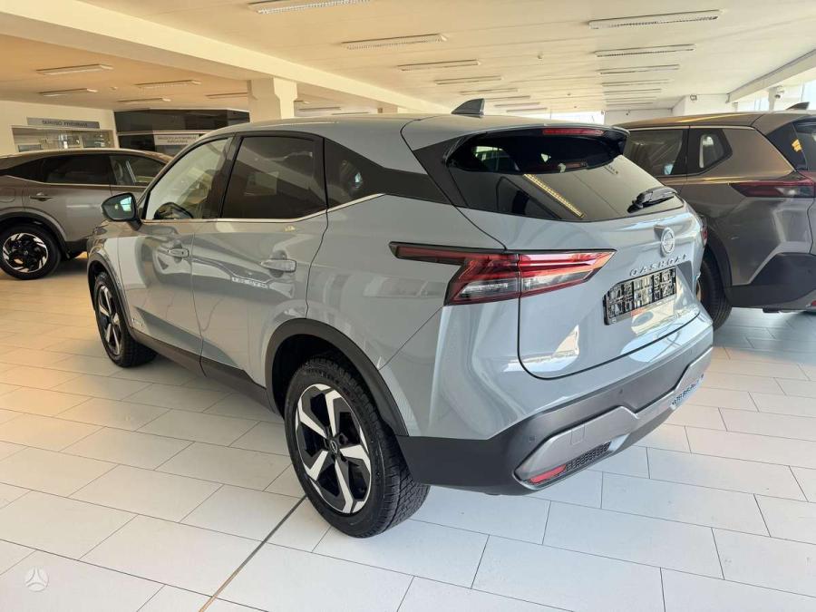 Pelēks Nissan Qashqai 2023 Šauļi, ar dzinēja tilpumu 1.48 L un nobraukumu 86 tūkst. km par 25200 €, foto 4 vietnē AUTOMOTO.COM.LV