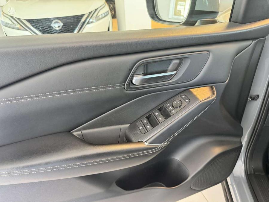 Pelēks Nissan Qashqai 2023 Šauļi, ar dzinēja tilpumu 1.48 L un nobraukumu 86 tūkst. km par 25200 €, foto 9 vietnē AUTOMOTO.COM.LV