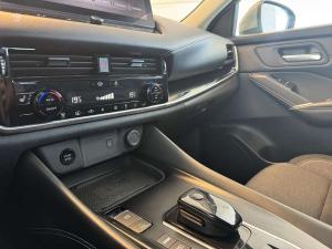 Pelēks Nissan Qashqai 2023 Šauļi, ar dzinēja tilpumu 1.48 L un nobraukumu 86 tūkst. km par 25200 €, foto 15 vietnē AUTOMOTO.COM.LV