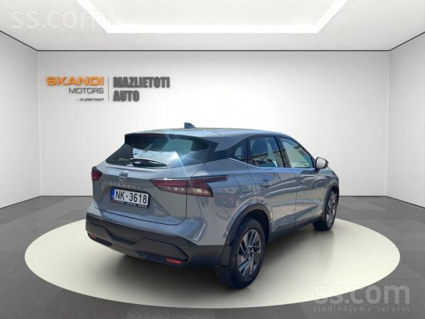 Grey Nissan Qashqai 2023 in Riga, with an engine capacity of 1.30 L and mileage of 32 thousand km for 21290 €, photo 6 on AUTOMOTO.COM.LV