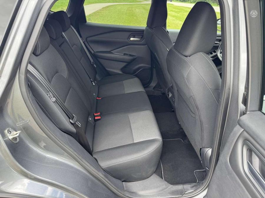 Pelēks Nissan Qashqai 2023 Tauragė, ar dzinēja tilpumu 1.50 L un nobraukumu 159 tūkst. km par 17500 €, foto 18 vietnē AUTOMOTO.COM.LV