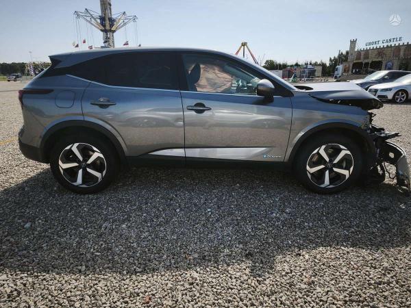 Grey Nissan Qashqai 2023 in Taurage, with an engine capacity of 1.50 L and mileage of 46 thousand km for 9900 €, photo 9 on AUTOMOTO.COM.LV