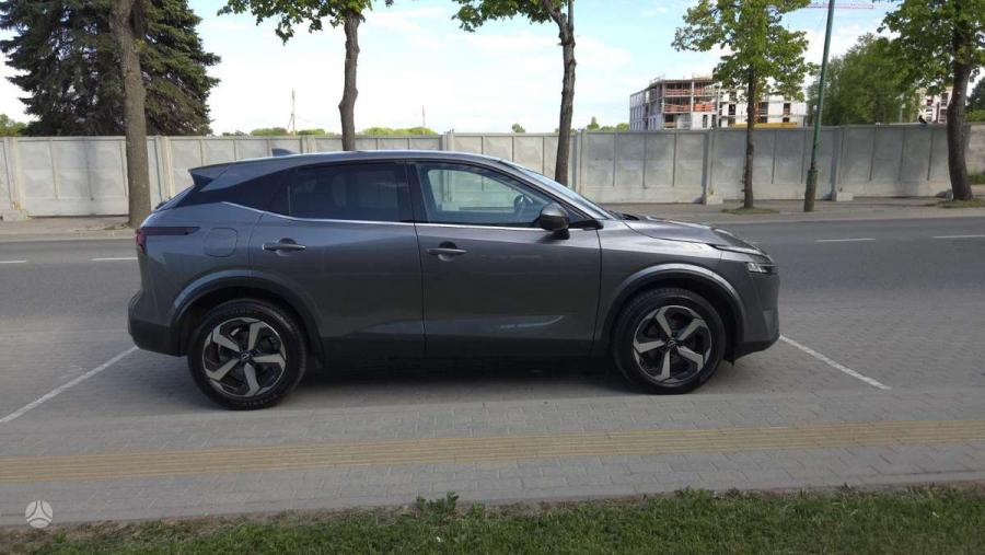 Grey Nissan Qashqai 2023 in Klaipeda, with an engine capacity of 1.33 L and mileage of 88 thousand km for 21700 €, photo 4 on AUTOMOTO.COM.LV